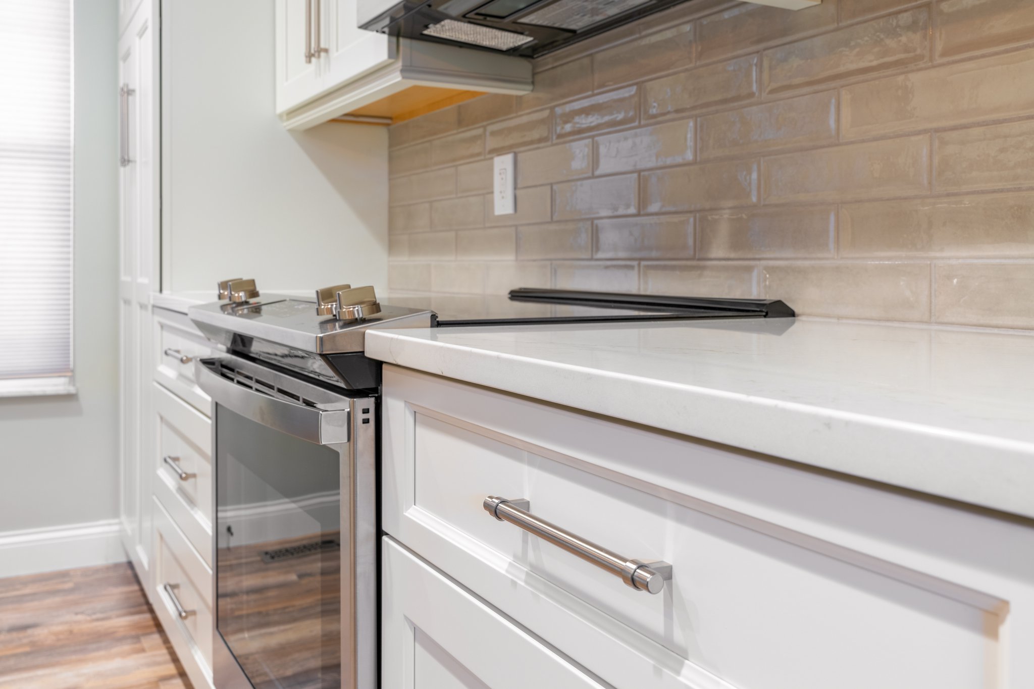 KTU Columbus Skellan - Harrigal Afters BW Manhattan White Hanstone ...