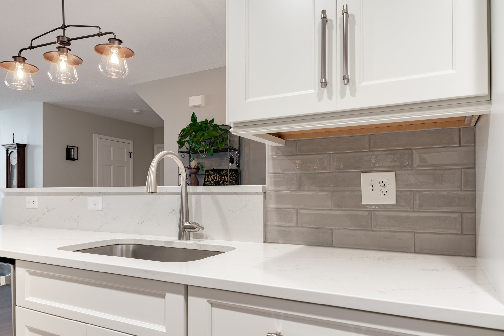 KTU Columbus Skellan - Harrigal Afters BW Manhattan White Hanstone ...