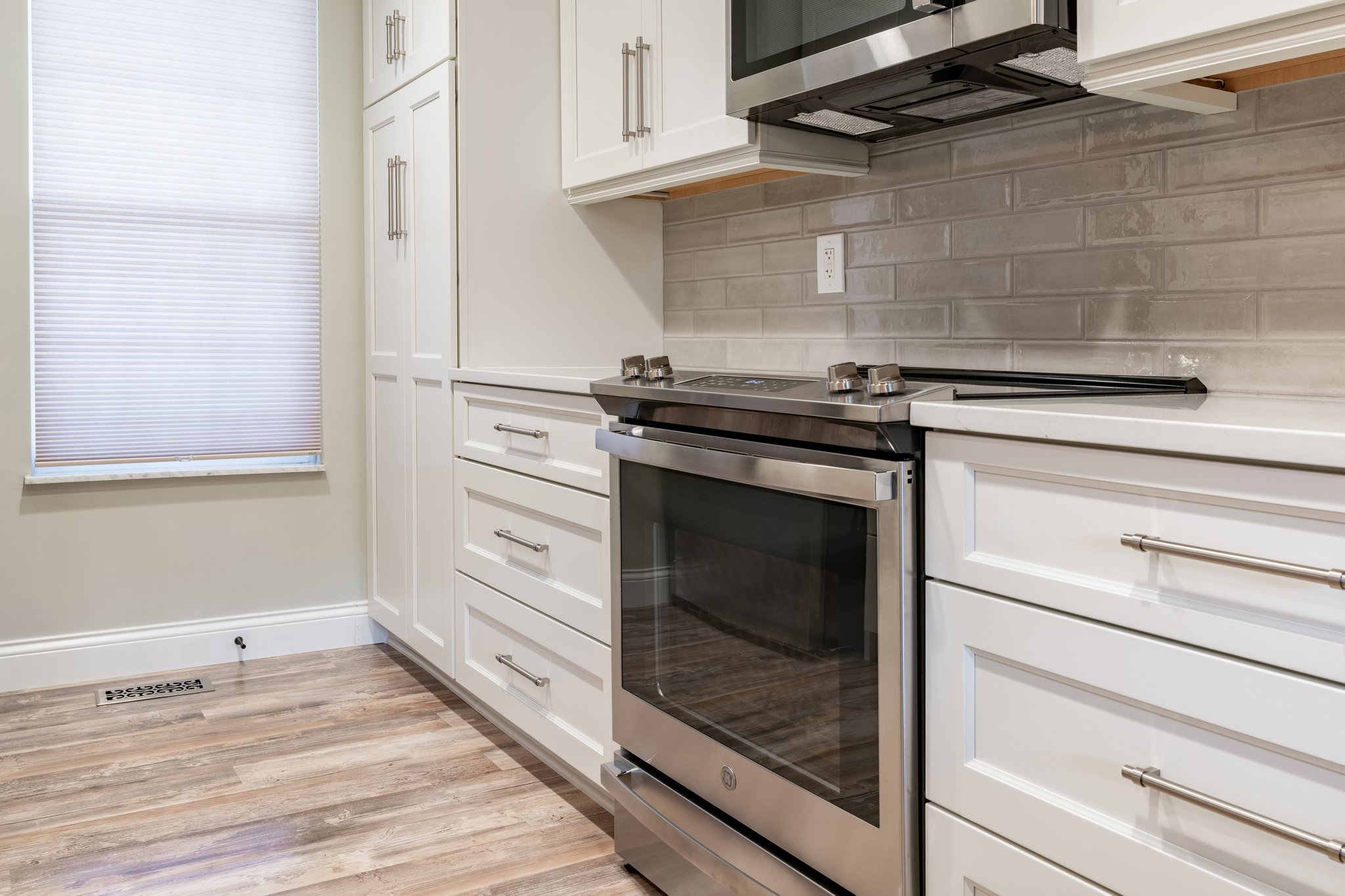 KTU Columbus Skellan - Harrigal Afters BW Manhattan White Hanstone ...