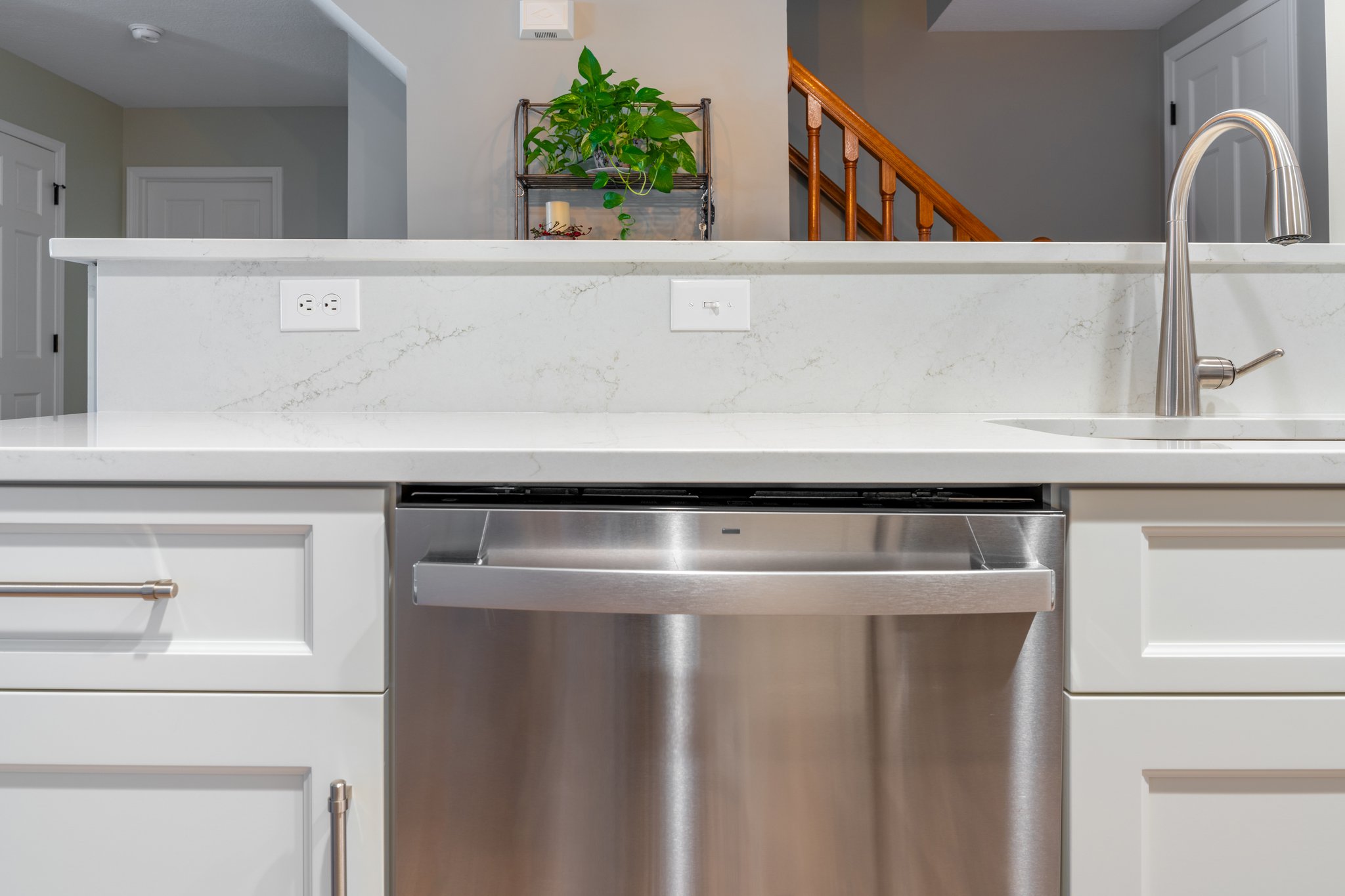 KTU Columbus Skellan - Harrigal Afters BW Manhattan White Hanstone ...