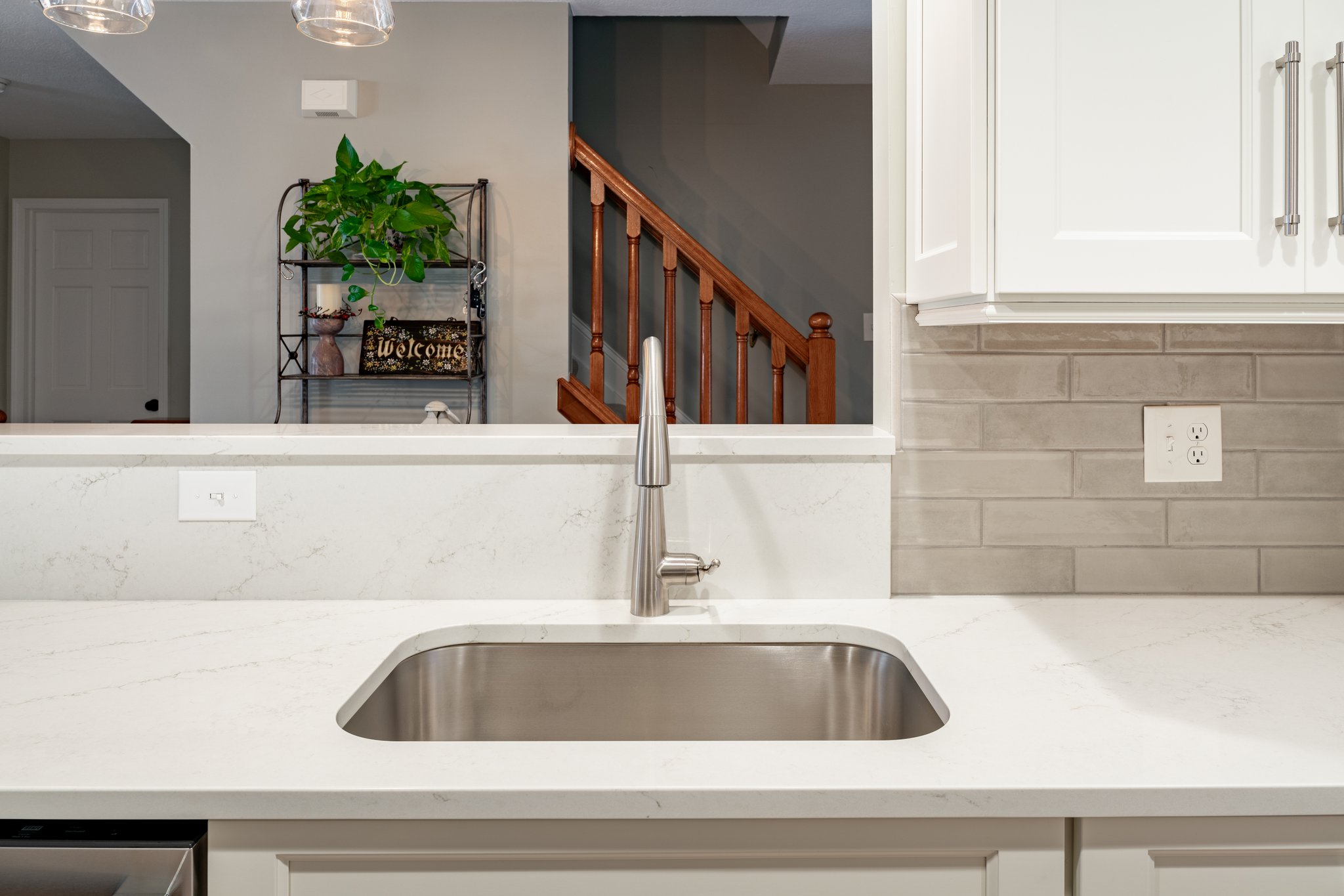 KTU Columbus Skellan - Harrigal Afters BW Manhattan White Hanstone ...