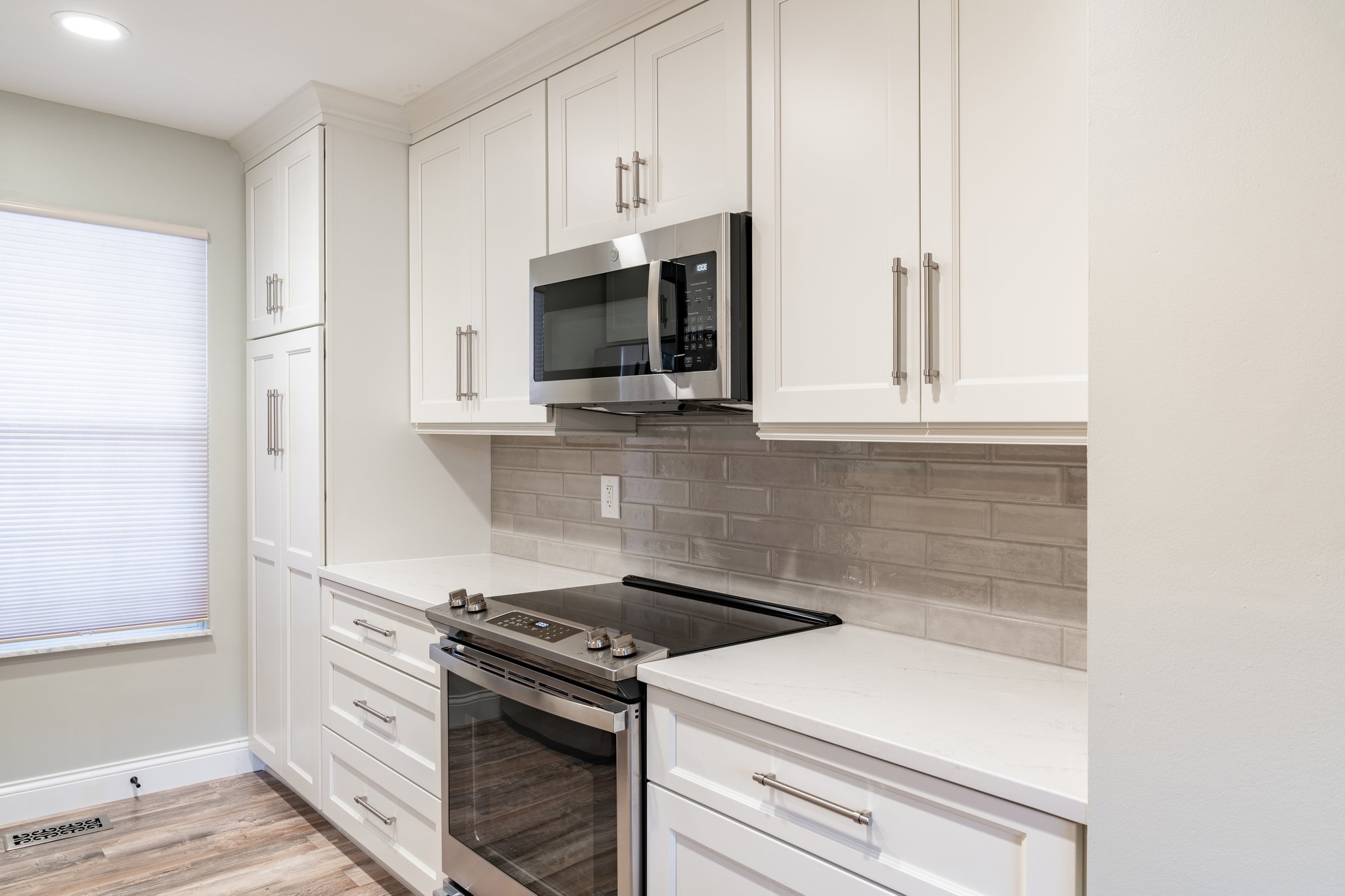 KTU Columbus Skellan - Harrigal Afters BW Manhattan White Hanstone ...